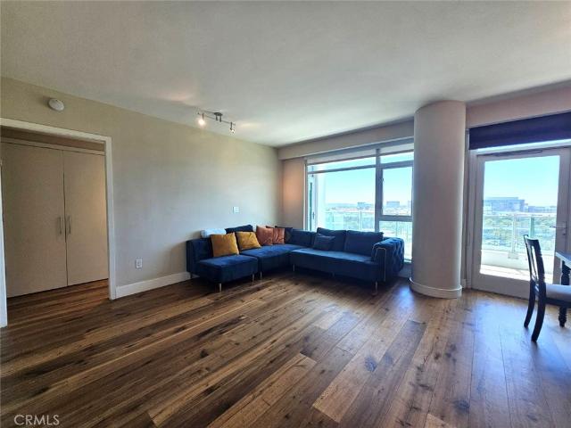 3131 Michelson 1206