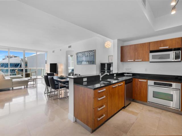 3131 NE 188th St, 1 910, Aventura, FL