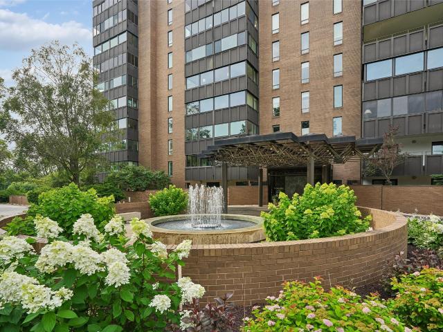 3131 Fleur Drive 102