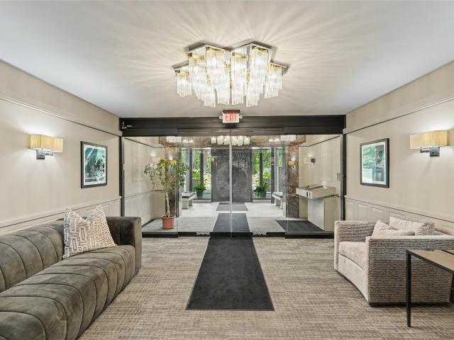 3131 Fleur Drive 206