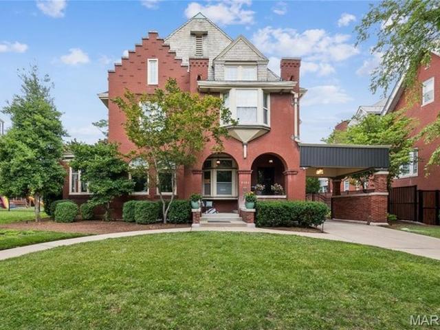 3131 Russell Blvd, Saint Louis, MO 63104