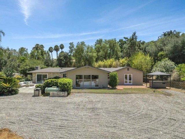 3131 Summit Dr, Escondido, CA 92025