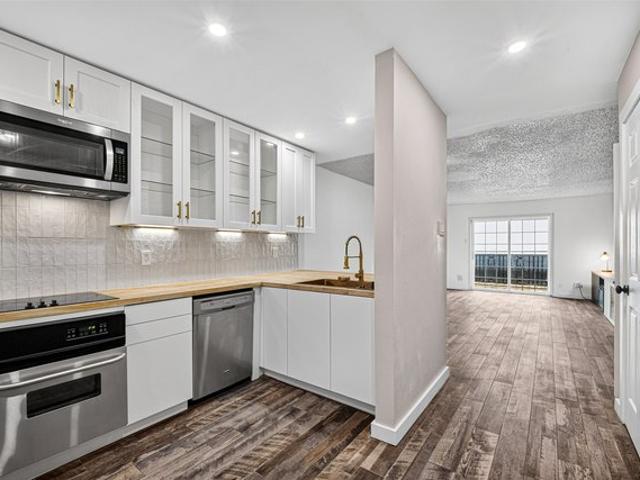3131 Southwest Fwy Unit A12, Houston, TX 77098