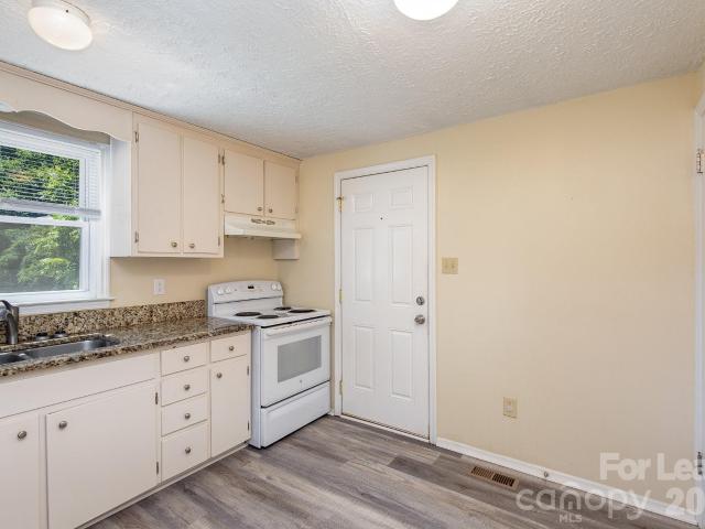 3131 Vestal Place