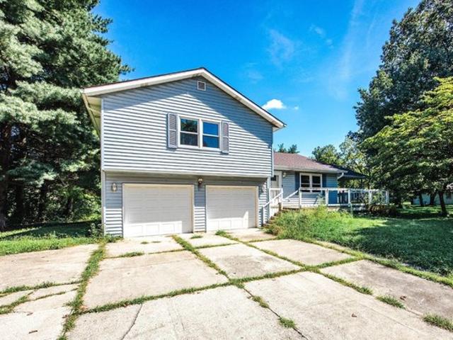 3132 Greentree Rd, Turtle Creek Township, OH 45036