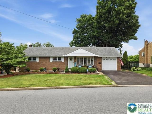 3132 S 6th Ave, Whitehall, PA 18052