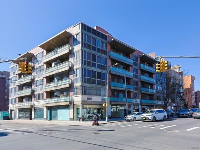 3132 Union St Apt 2C, Flushing, NY 11354