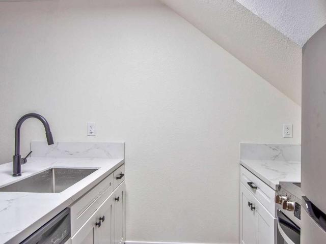 3132 3rd Ave 1 Bedroom Apartment for Rent at 3132 3rd Ave, San Diego, CA 92103 Park West
