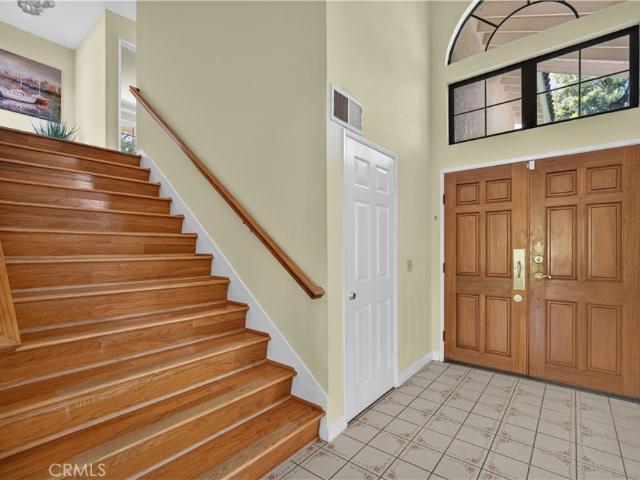 3133 E Hillside Drive