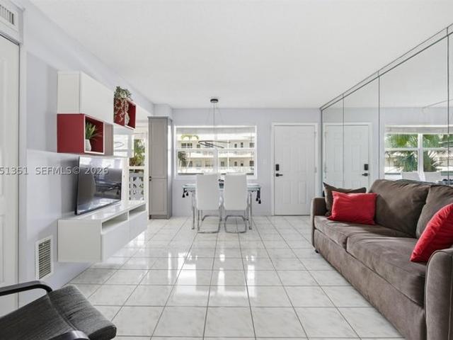 3133 S Ocean Dr Apt 218, Hallandale Beach, FL 33009