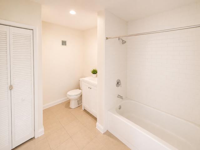 3133 W Augusta Boulevard # 2E