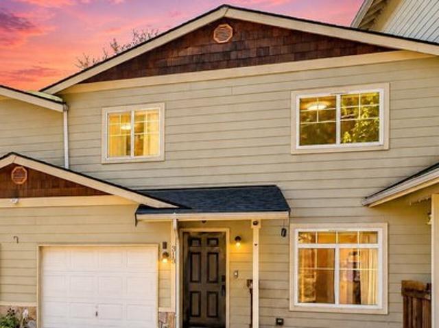 313 10th St Unit 2B, Snohomish, WA 98290
