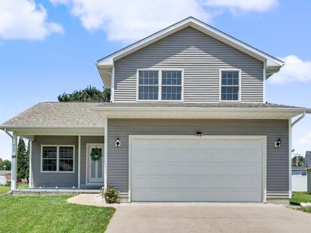313 11th Avenue A Ct, Silvis, IL 61282