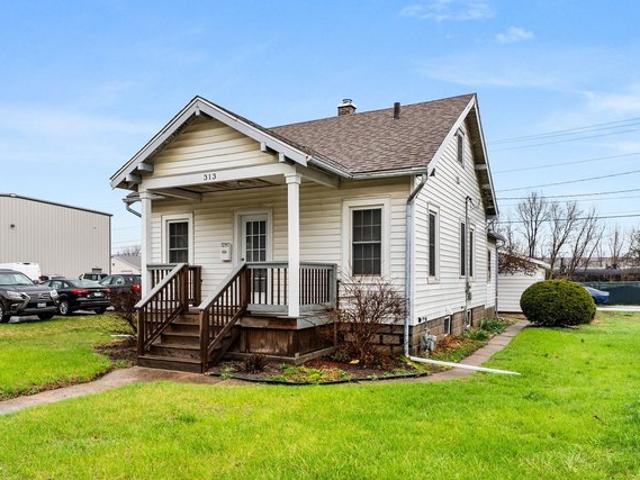 313 1st Ave, Silvis, IL 61282