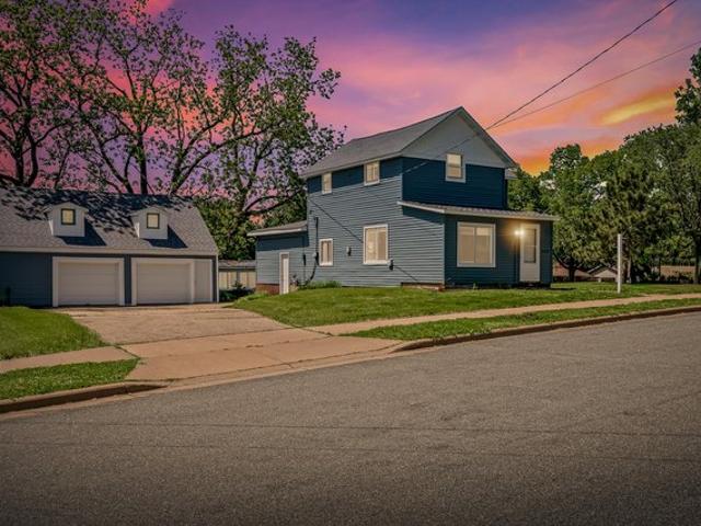 313 8th Ave N, Onalaska, WI 54650