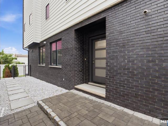313 8th Street # 1