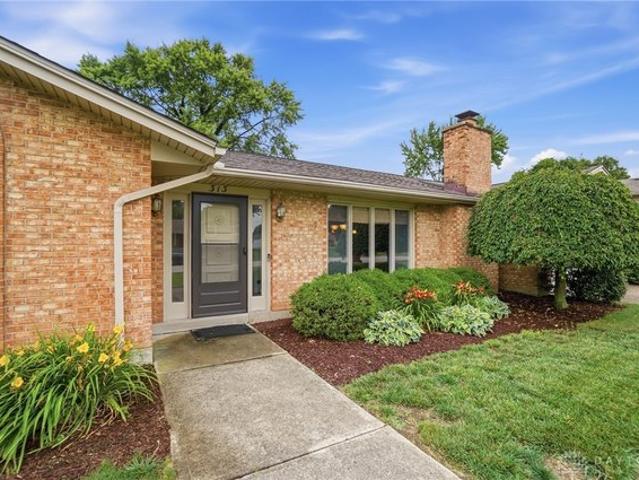 313 Chris Dr, Englewood, OH 45322