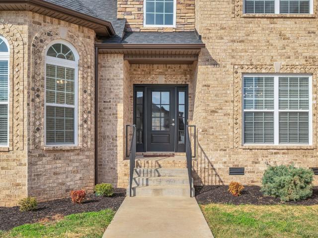 313 Clarabelle Ln