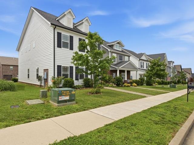 313 Cloverbrook Way, Gallatin, TN 37066
