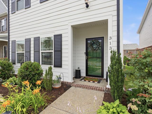 313 Cloverbrook Way