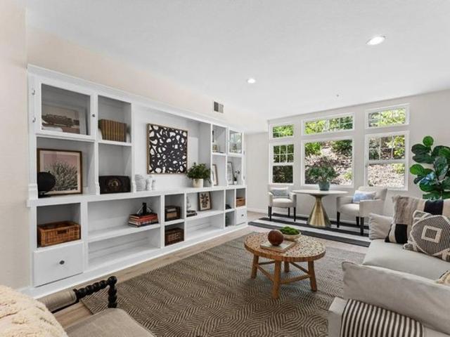 313 Crescent Ct, Brisbane, CA 94005