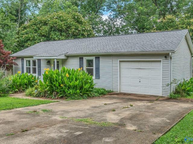 313 Crestview Street