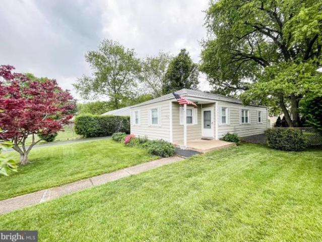 313 Bassett Ave, New Castle, DE 19720