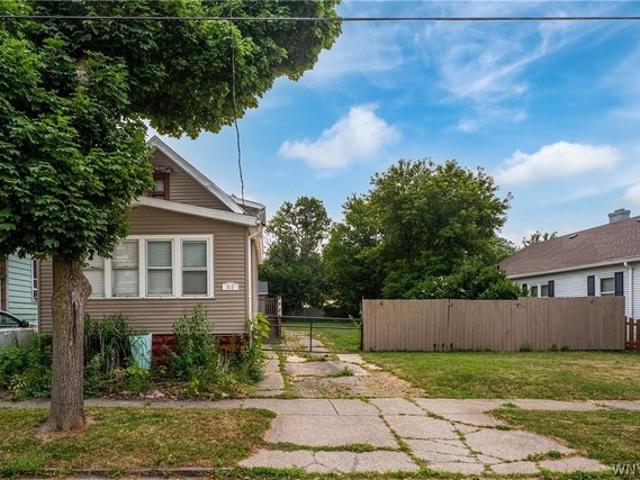 313 Benzinger St, Buffalo, NY 14206