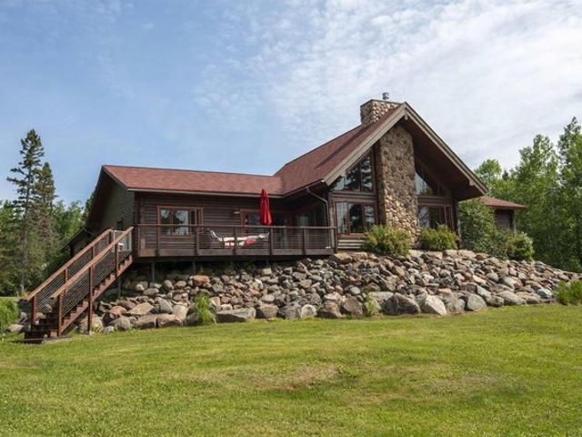 313 Birch Dr, Grand Marais, MN 55604