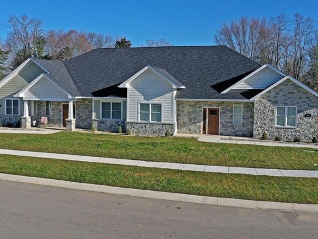 313 Blue River Dr, Knightstown, IN 46148