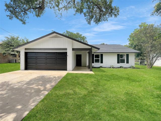 313 Golden Oaks Dr