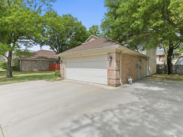 313 Georgian Oak Court