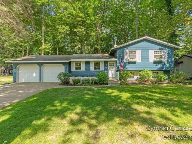 313 Greenwood Avenue, Holland, MI 49424
