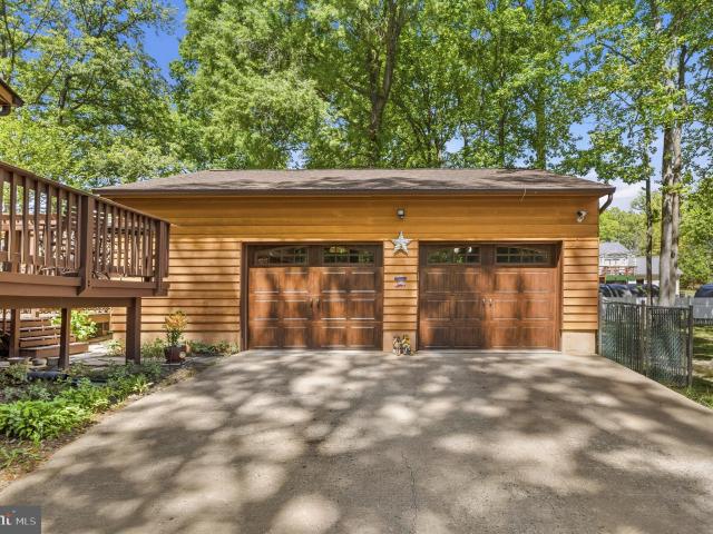 313 Green Arbor Dr, Fredericksburg, VA 22407 | MLS #VASP2041 | Compass