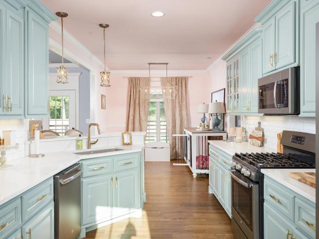 313 Dartmoor Dr