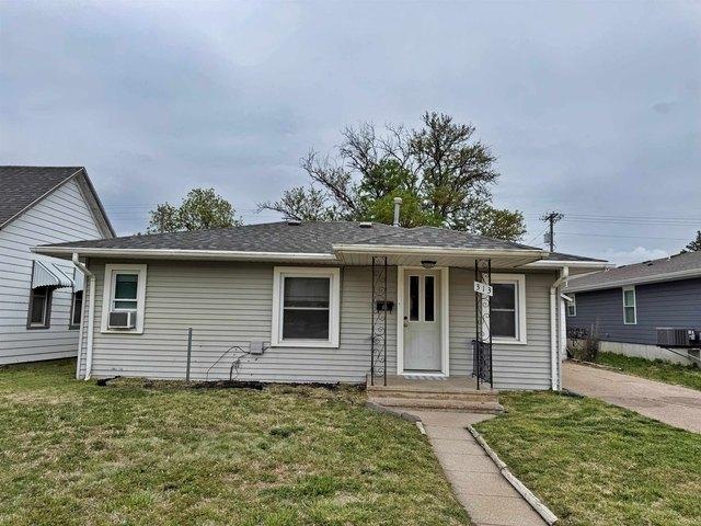 313 E 13th St, Hays, KS 67601