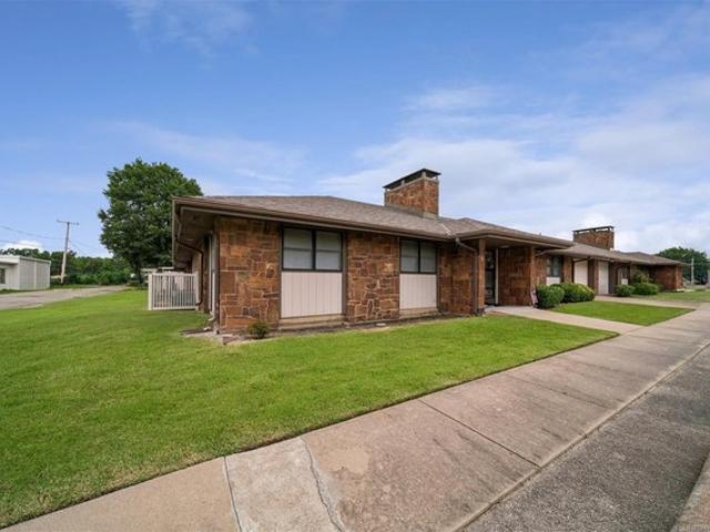 313 E Angus Ave Apt 1, Dewey, OK 74029