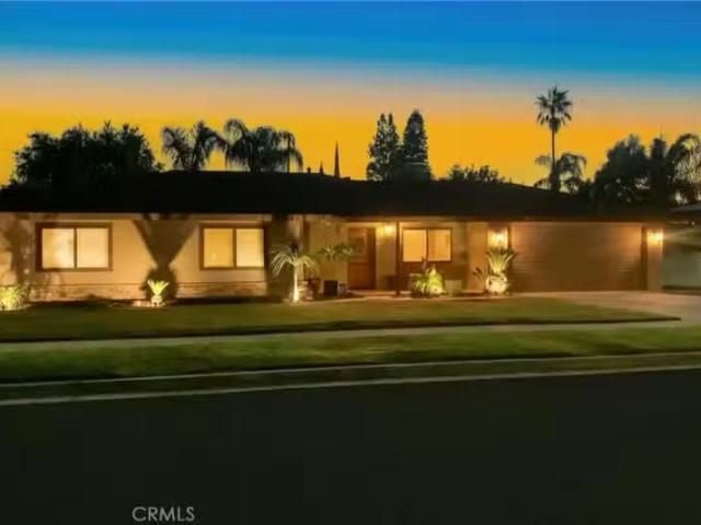 313 E FRANCIS ST, CORONA, CA 92879 Single Family Residence For.