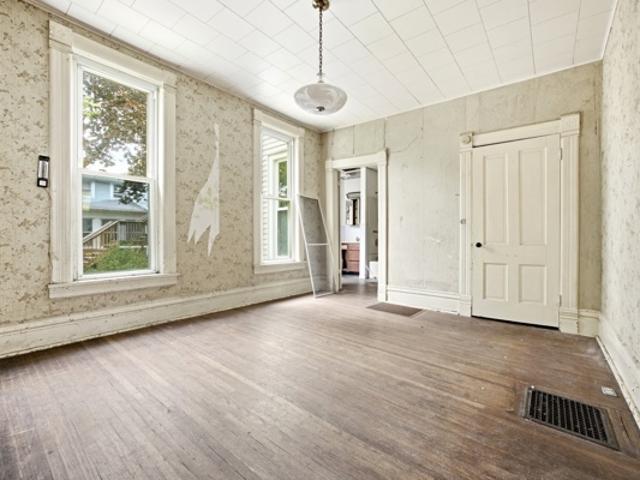 313 E Grant Highway