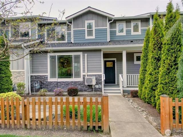 313 E Hazel St Apt D, Mount Vernon, WA 98273