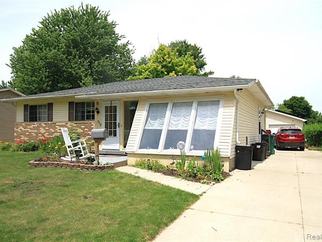 313 E Naldrette Street