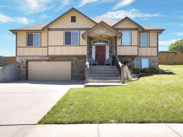 313 Firethorn Dr, Manhattan, KS 66503