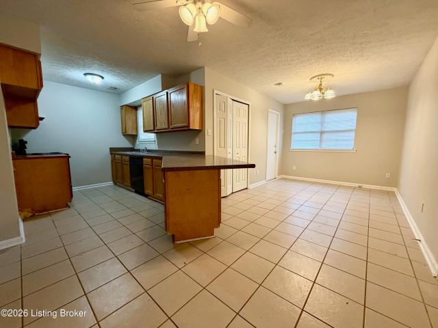 313 Hawthorne Dr