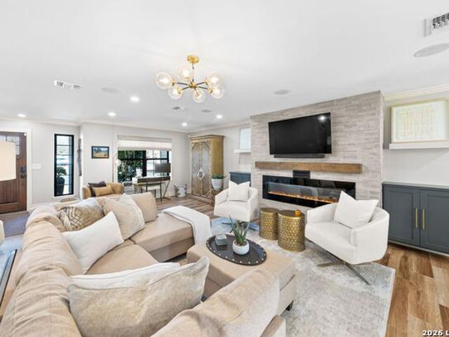 313 James St