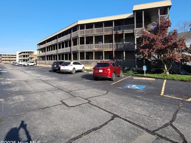 313 Lake Place Condo Dr, Elizabethtown, NC 28337