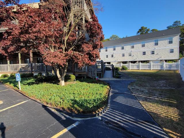 313 Lake Place Condo Drive