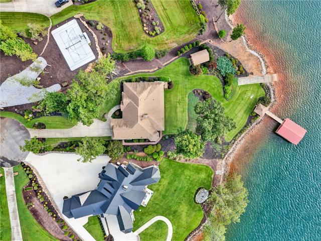 313 Lakeside Drive