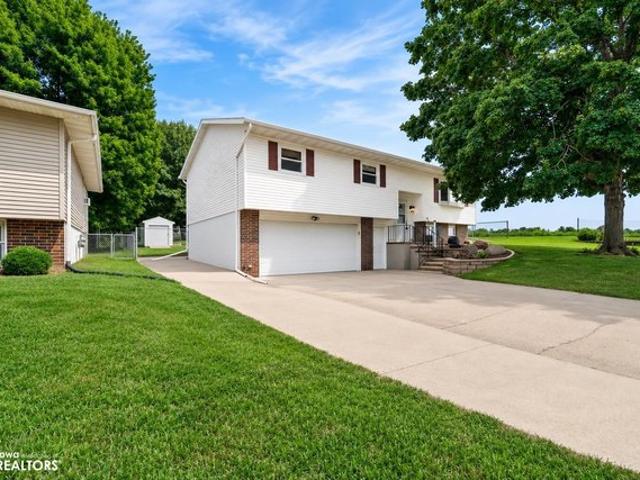313 Lynne Dr, Nevada, IA 50201
