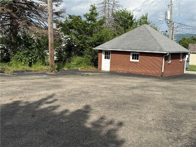 313 Morgantown St
