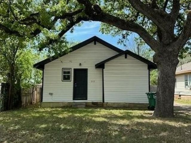 313 N Wood St, Denton, TX 76209